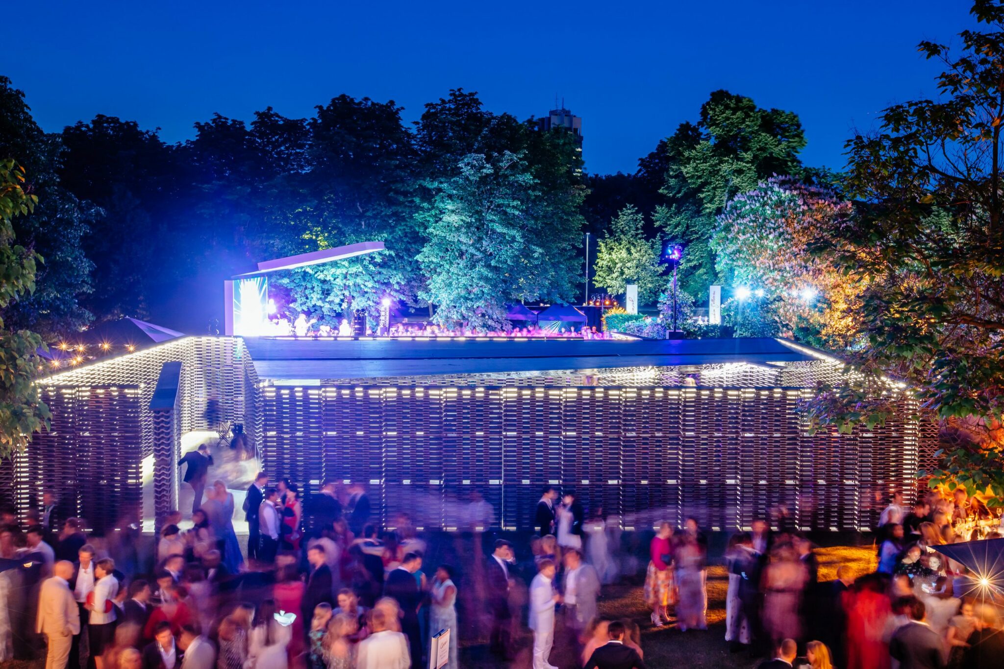 Sponsor our exhibitions and programmes - Serpentine Galleries